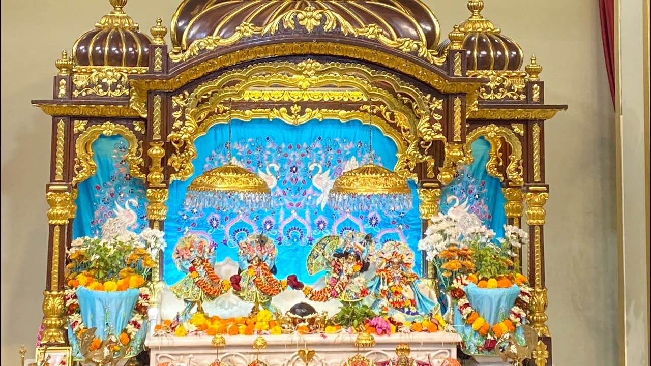 Aarti at ISKCON Temple Kharghar - YouTube