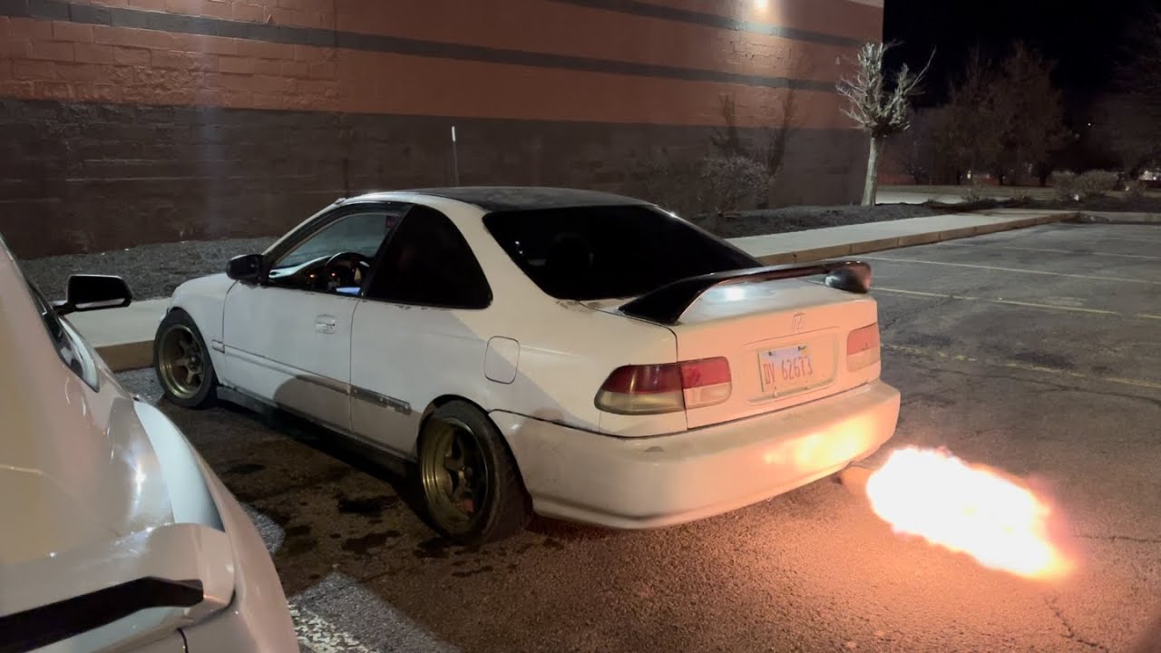 Honda Shoots 3 Foot Flames - YouTube