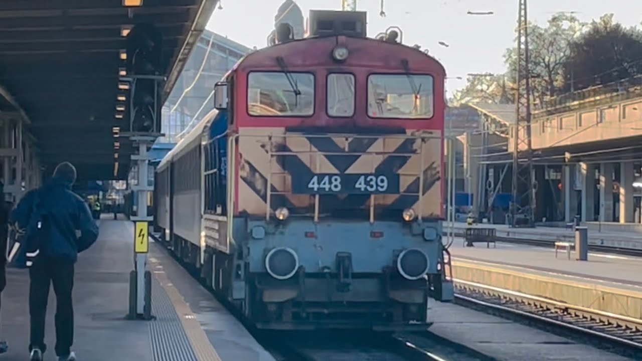 Hungarian Class 448 Locomotive Shunting Train Cars At Nyugati - YouTube