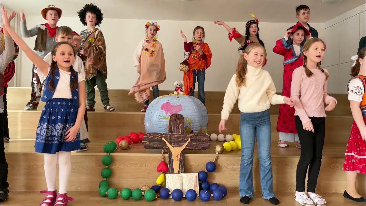 Pán Boh má v rukách celý svet...(pieseň detí zo Starej Ľubovne) - YouTube