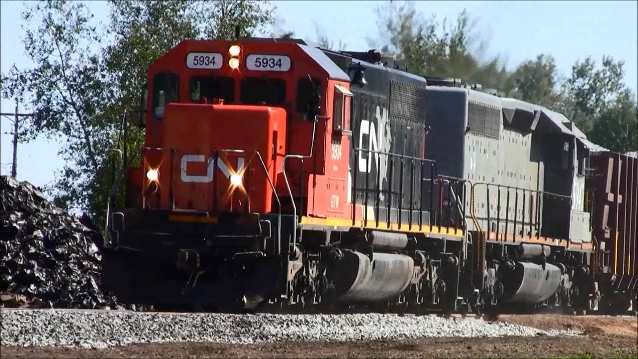 Herzog Ballast Train Dumping Ballast on The Barron Sub - YouTube