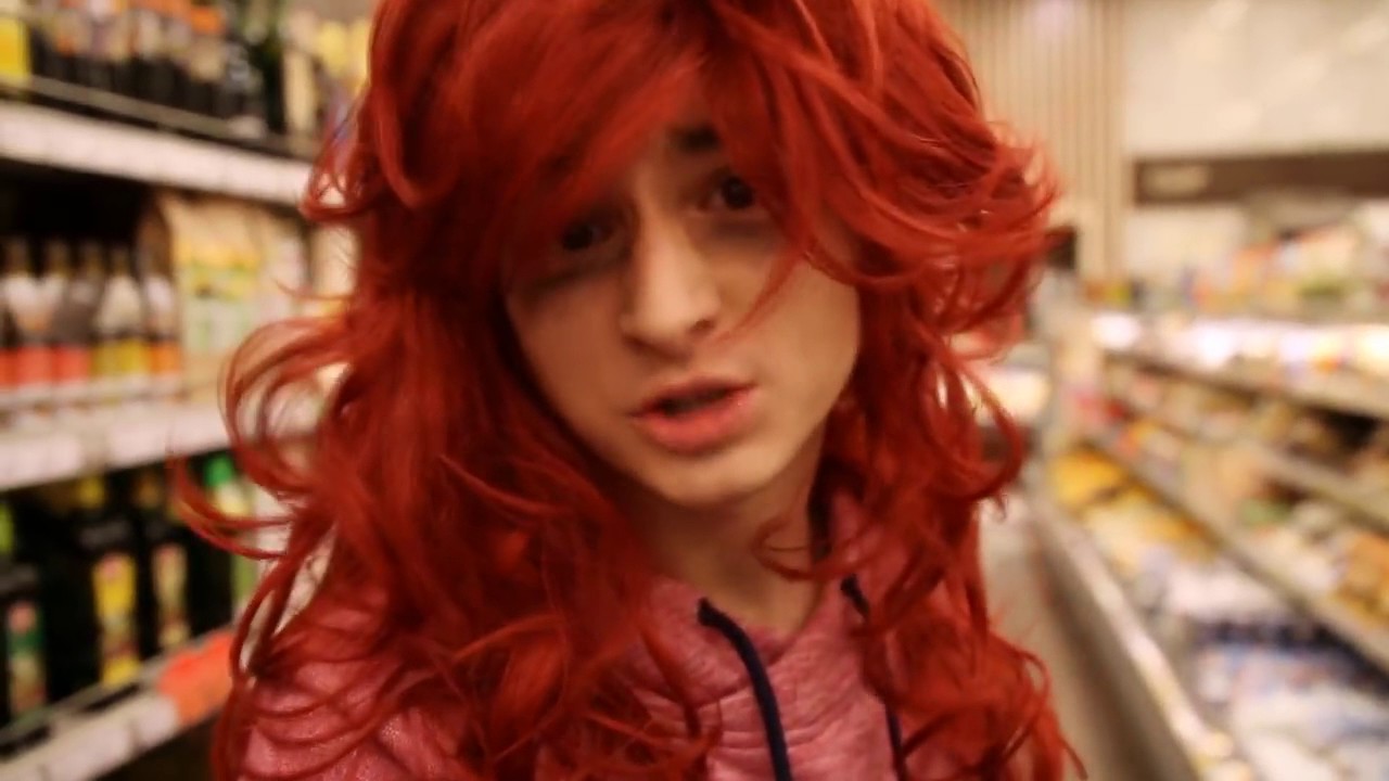 Беременная в супермаркете - The Brian Maps - YouTube