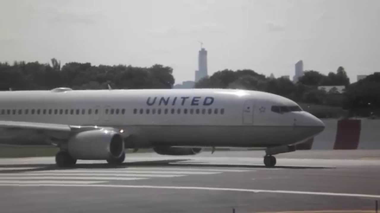 United Airlines Boeing 737 Takeoff LaGuardia (LGA/KLGA) Runway 04 - YouTube