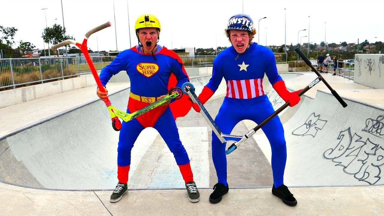 SUPER HERO GAME OF SCOOT! Superman VS Captain America - YouTube