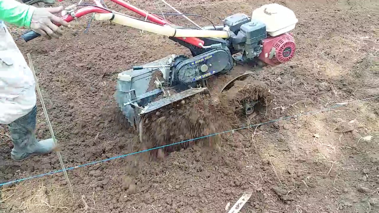 Pembuatan bedengan menggunakan RTH cultivator - YouTube
