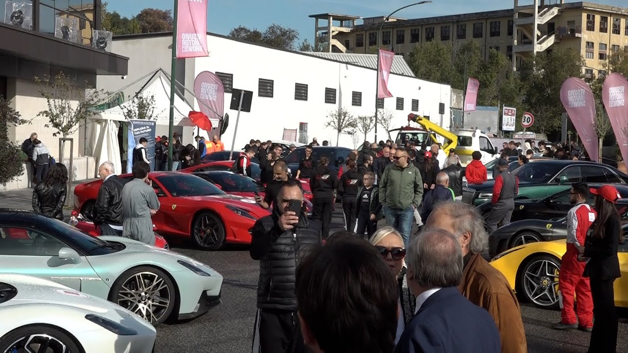 A Napoli il primo Vesuvio Motor Show - YouTube