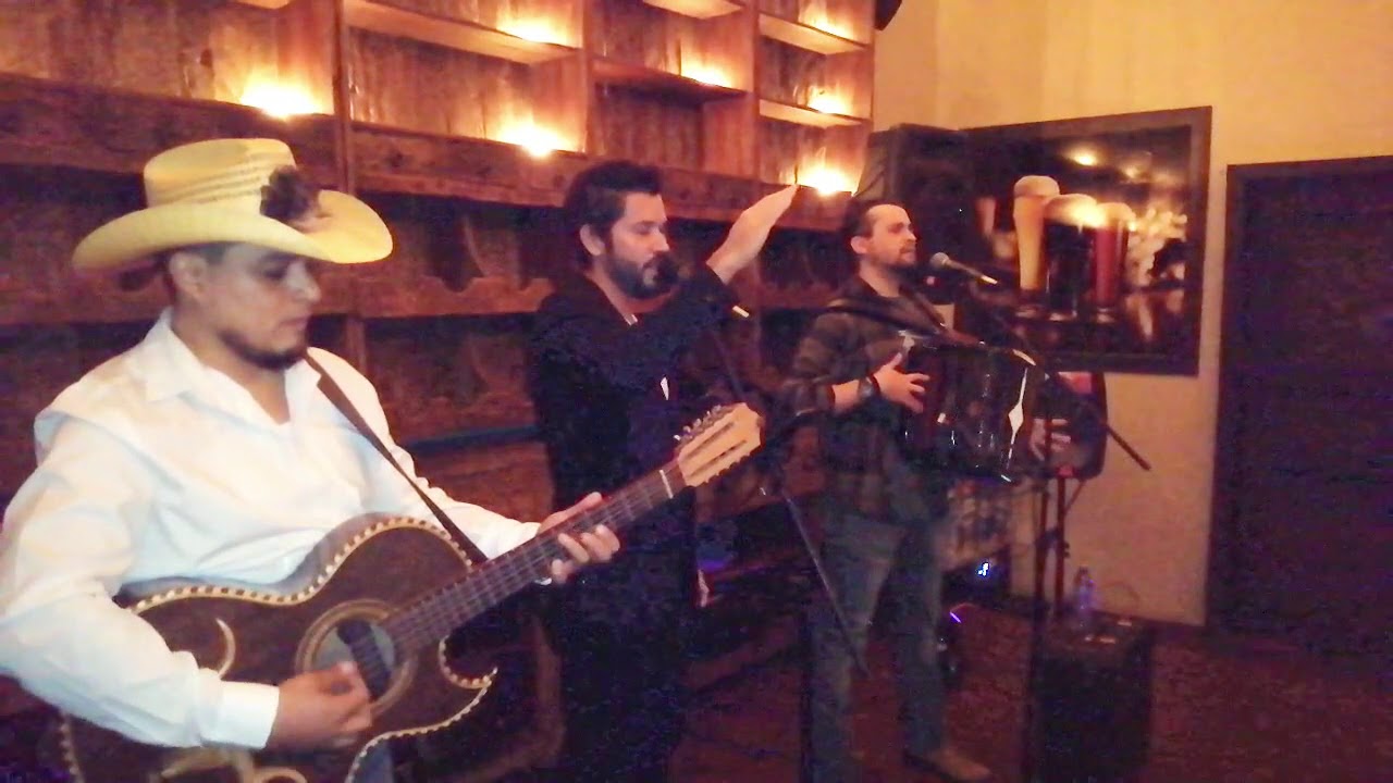 Eliseo Robles Jr LA LEYENDA ft. Beto Hdz IMPLAKABLE . Que Valor de ...