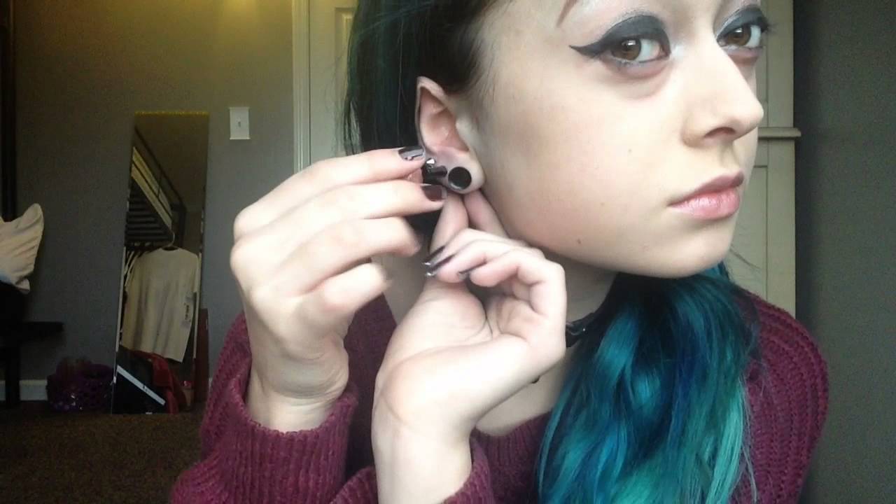 Stretching My Ears|Hella Fail - YouTube