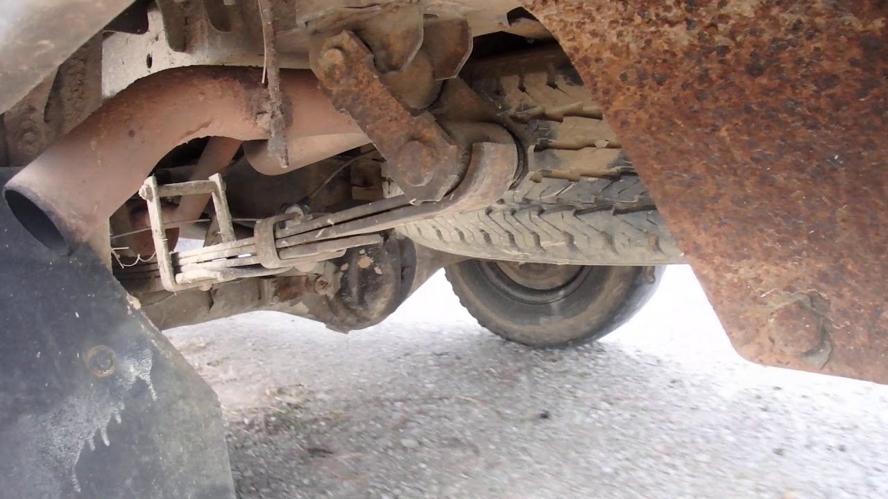 Toyota pickup rear suspension - YouTube