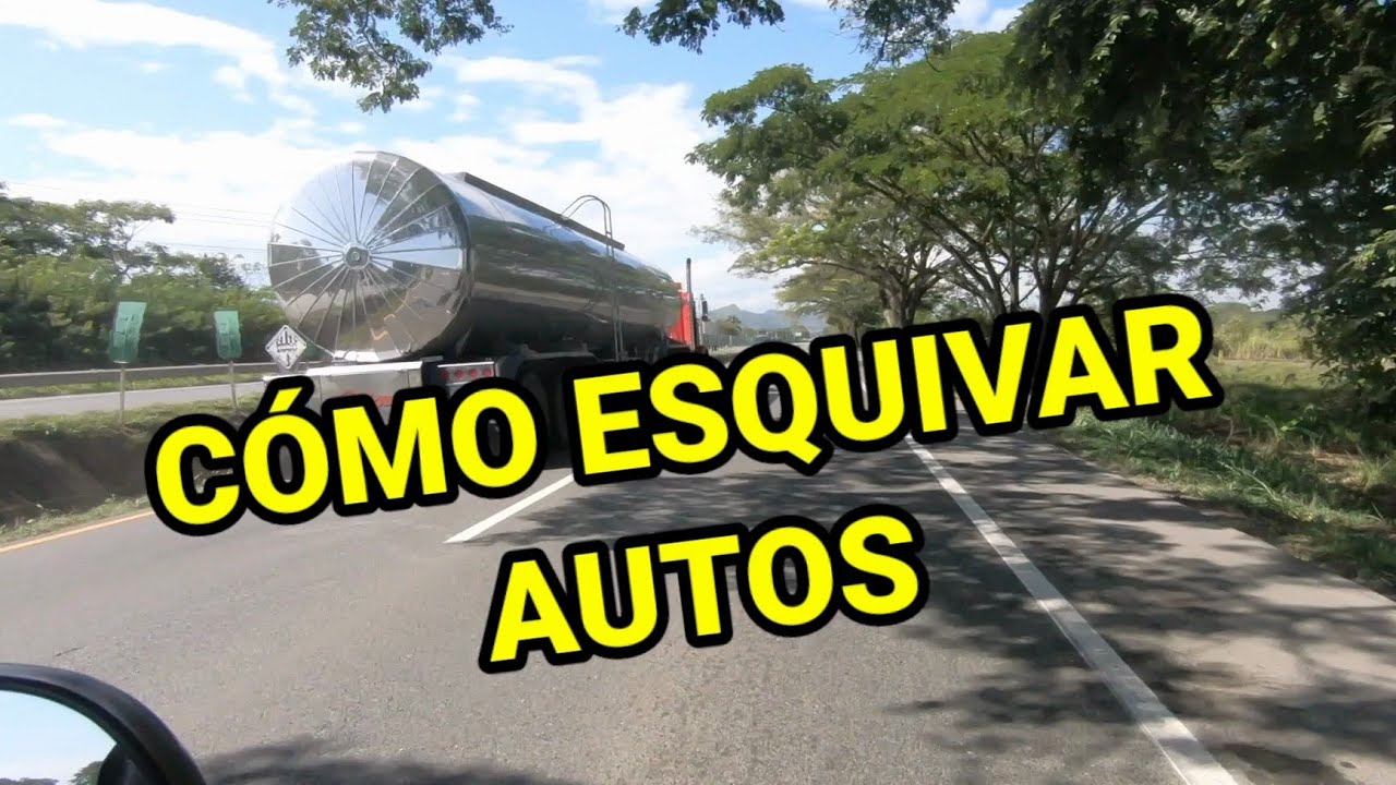 CÓMO ESQUIVAR AUTOS Y HUECOS.. en moto - YouTube