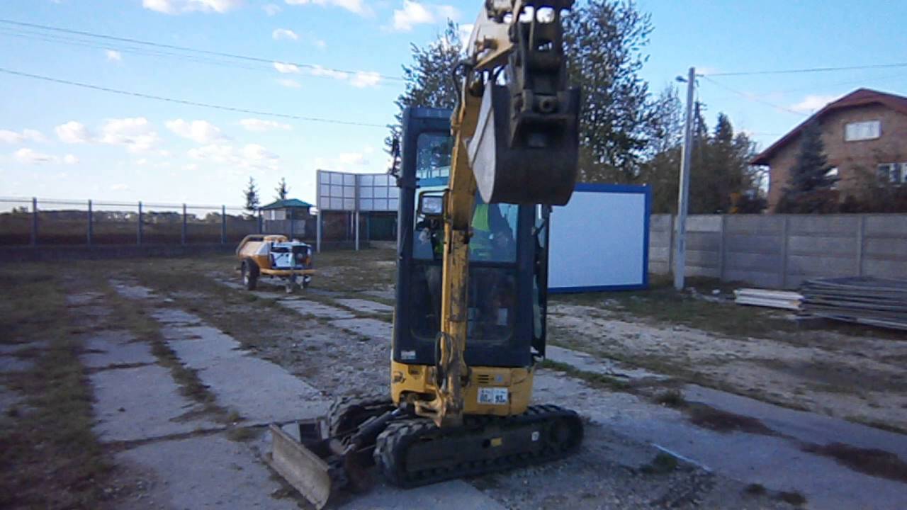 Komatsu PC18MR - YouTube