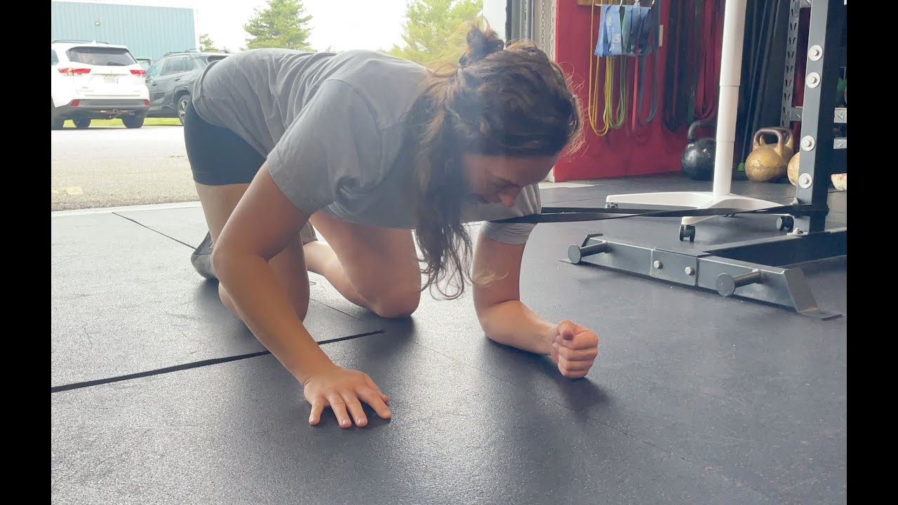 Shoulder Band Distraction: Self-mobilization - YouTube