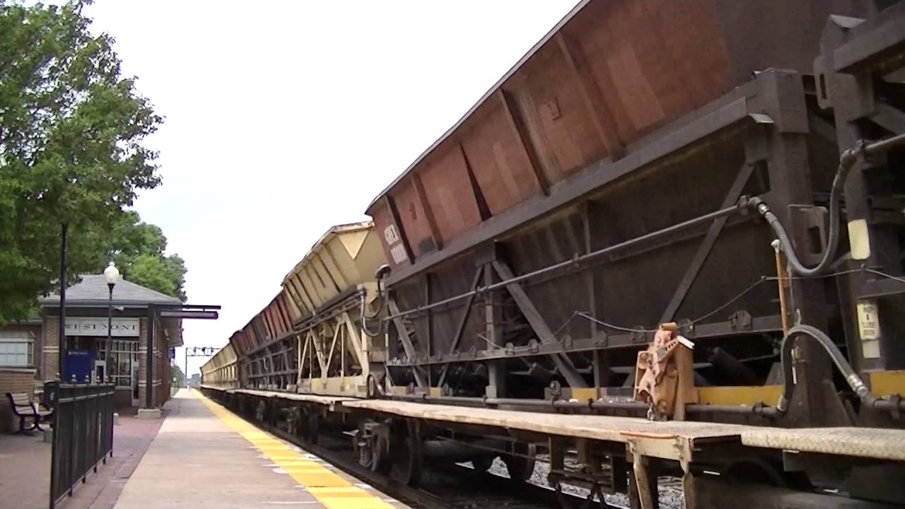 BNSF 8835 east meets Metra 116 West - Westmont, IL - YouTube
