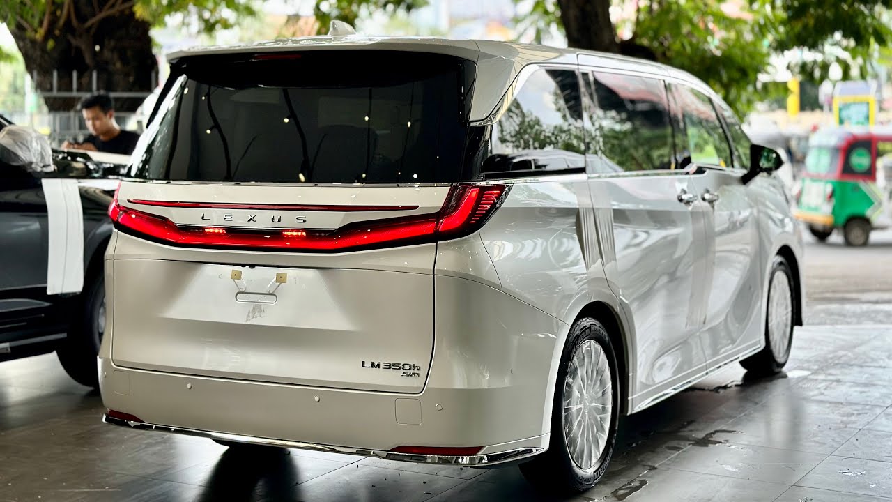 2025 Lexus LM350h Hybrid - Luxury Minivan 6-Seater | Interior and ...