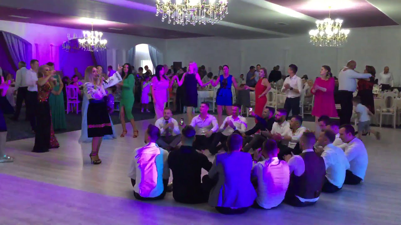 IULIA BUCUR - Cântă cucu bată-l vina ( live nuntă 23 iulie 2017 ) - YouTube