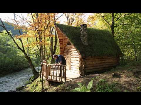Ormanda Bushcraft Tarzı Bir Kütük Ev İnşa EtmekTamamlanmış Yapı