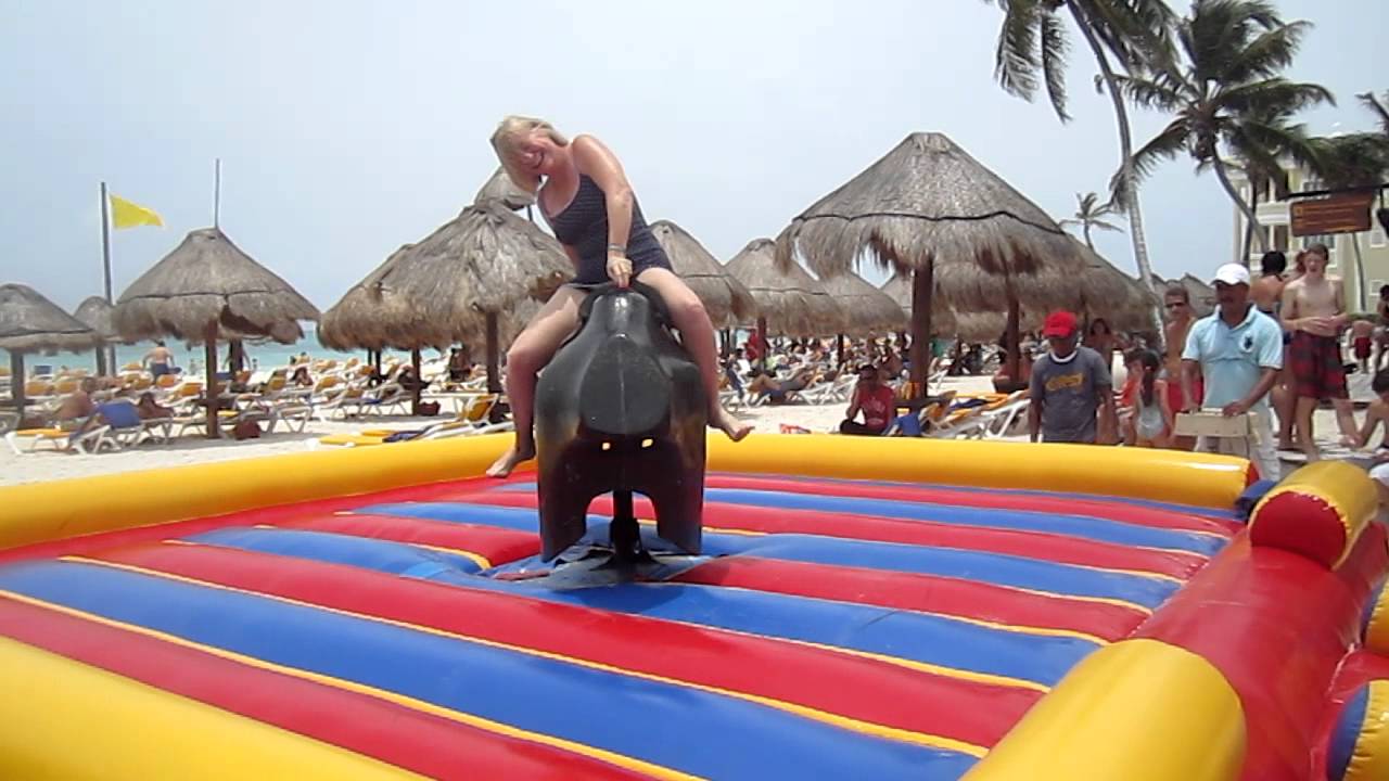 Leisa Bull Riding in Mexico - YouTube