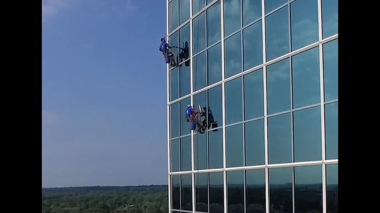 Window Washers - on an office tower! - YouTube