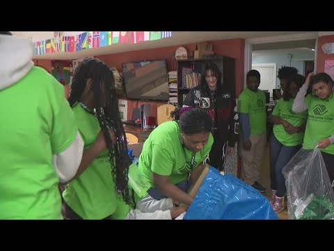 WWE Superstar Rhea Ripley surprises family with an early Christmas ...