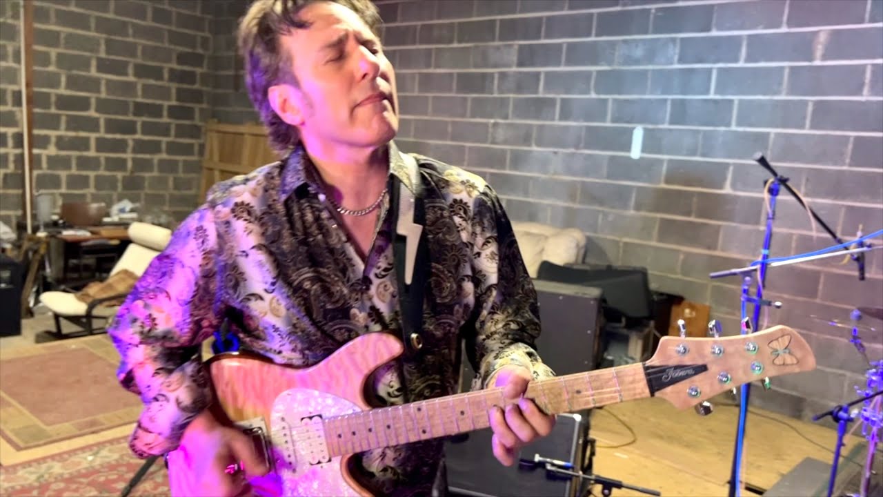 Dave Fields "Dopsy Dude Hull" LIVE - Official Video - YouTube