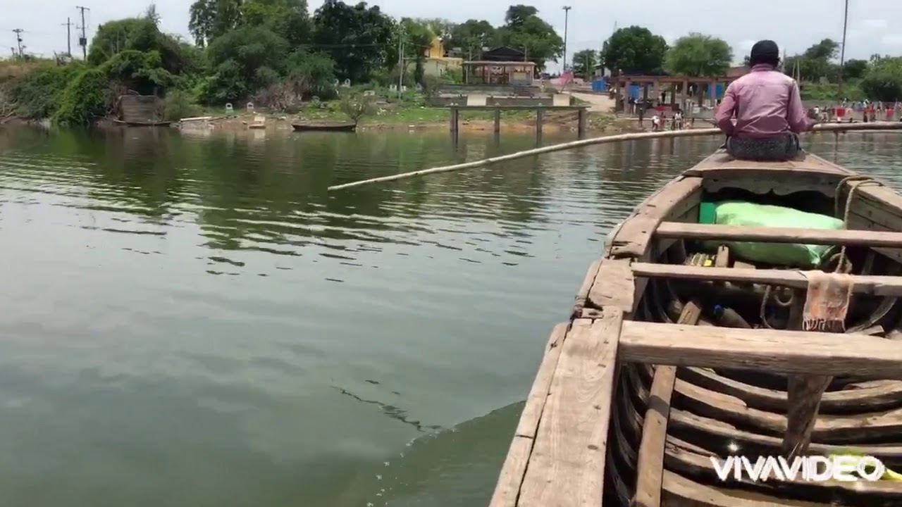 Boating in Godavari river || Beautiful relaxing place - YouTube