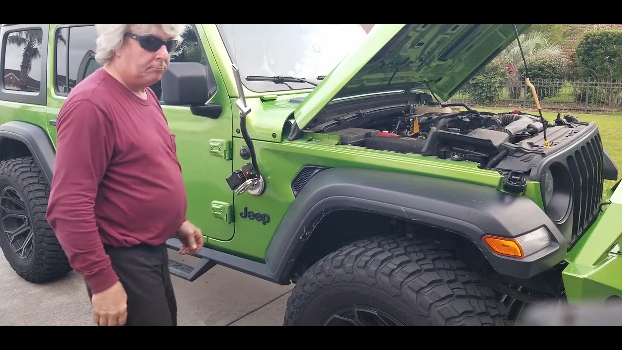 Demo the Goose-Grip LED Light on my Jeep - Suction Plate - YouTube