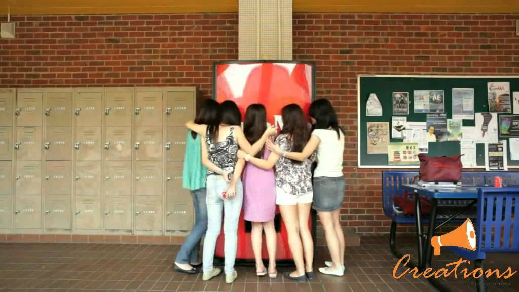Coke hug me Vender Machine - YouTube