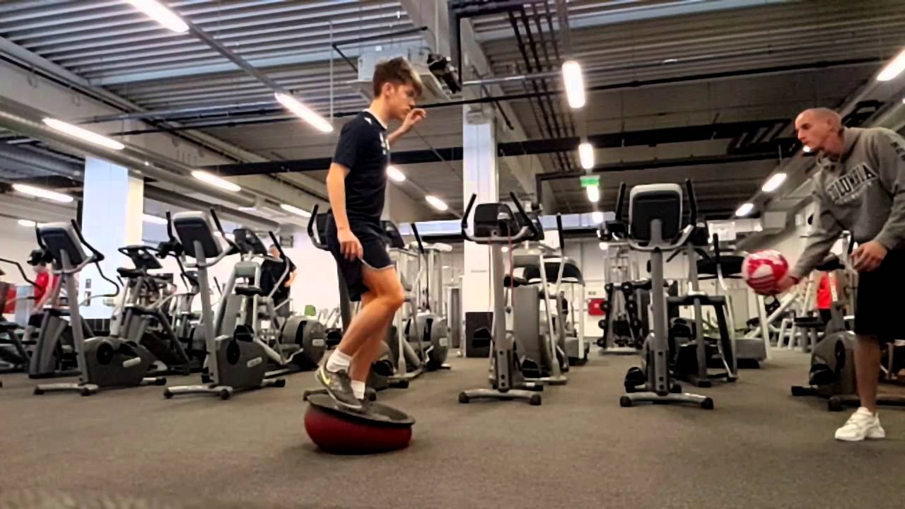 Stabilization exercise with youth Soccer Player - YouTube