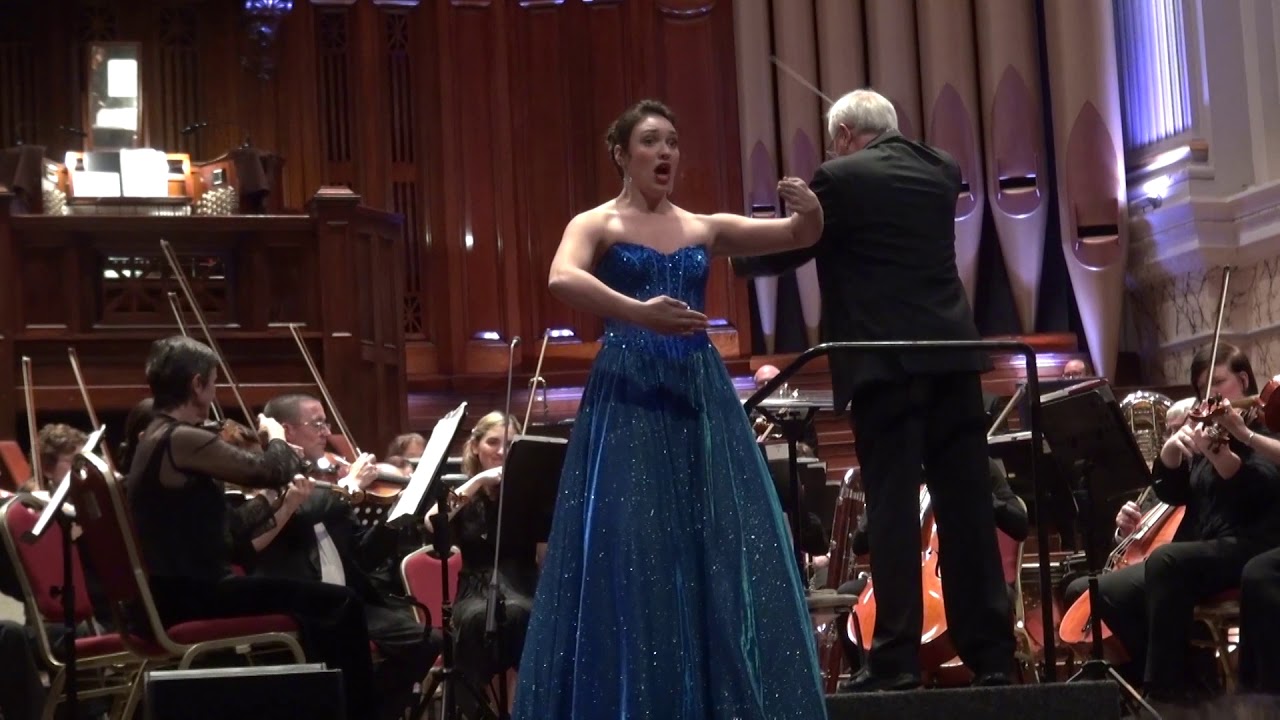 Anna Stephens sings The doll song from The Tales of Hoffman - YouTube