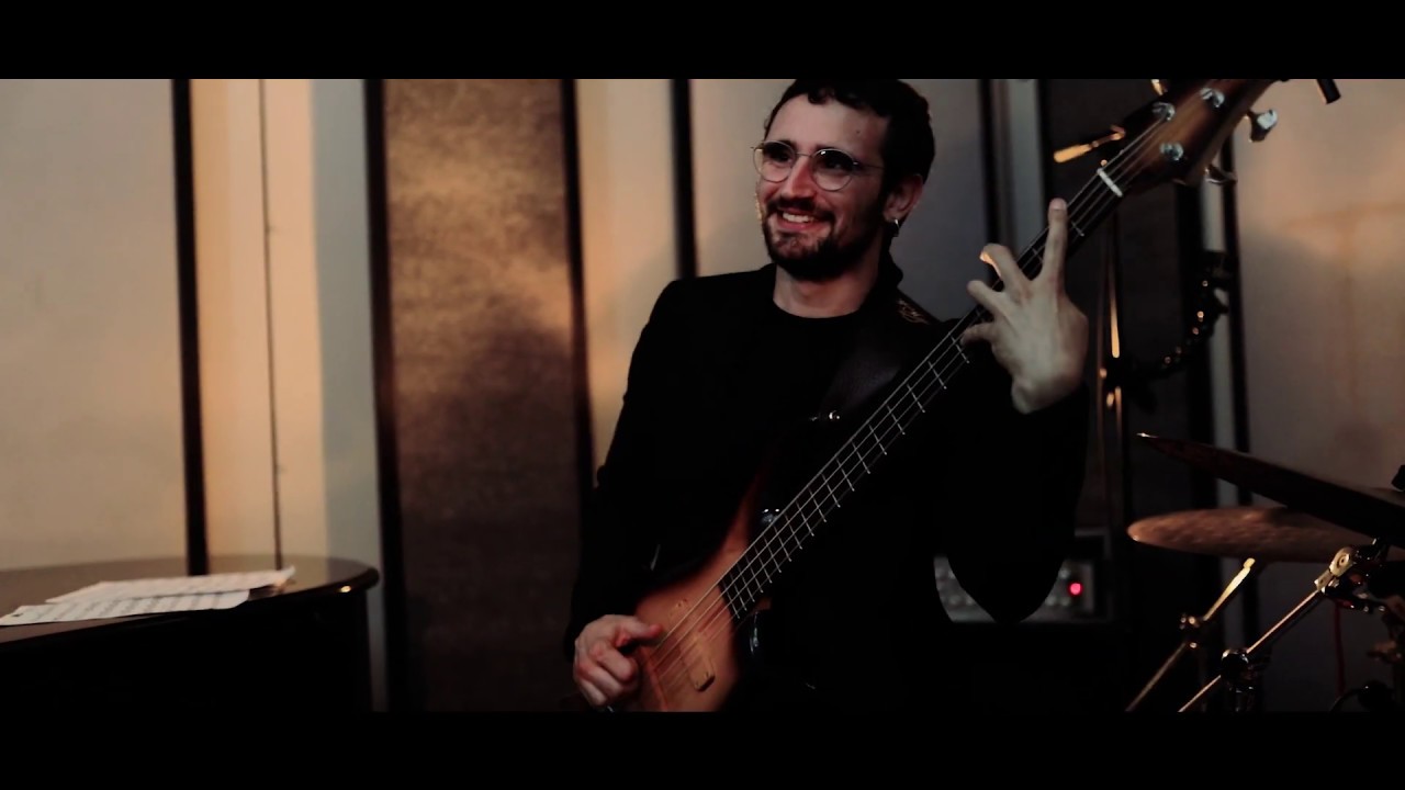 JUMBO - Glutenfree Trio feat. Fabrizio Bosso & Giulio Gentile - YouTube