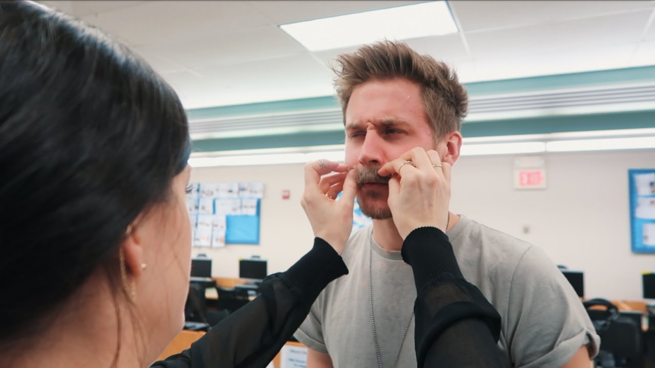 UNDERCOVER PRANK DISGUISE!! - YouTube