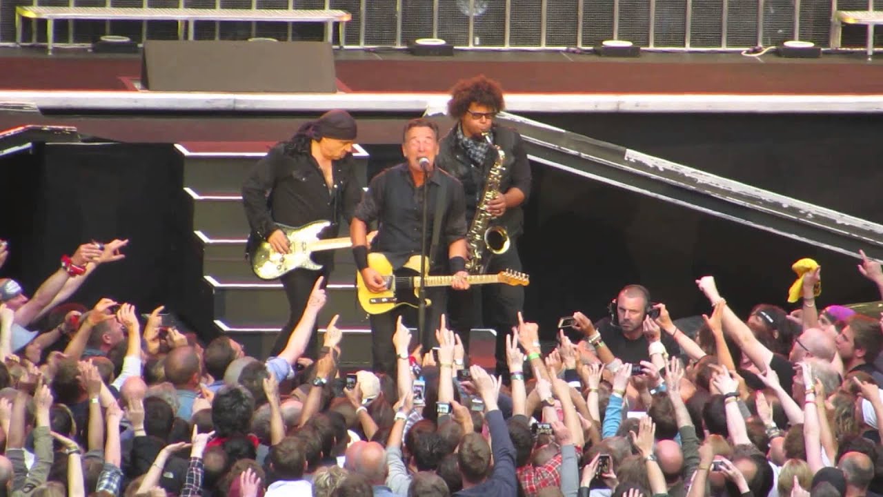 Rosalita (Come Out Tonight) - with full goofing around - Bruce ...