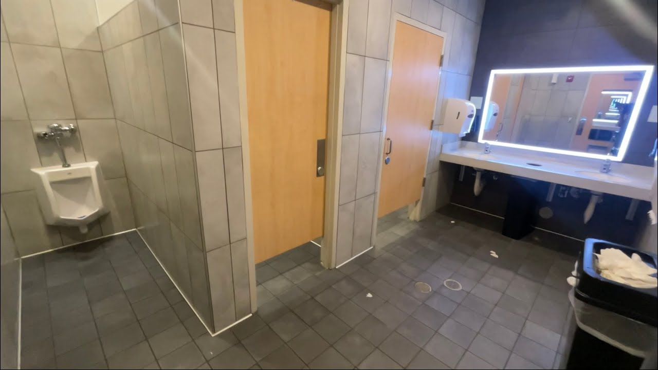 Publix Men’s Restroom - YouTube