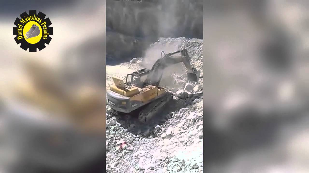 Escavadeira VOLVO pegando fogo - VOLVO excavator on fire! - YouTube