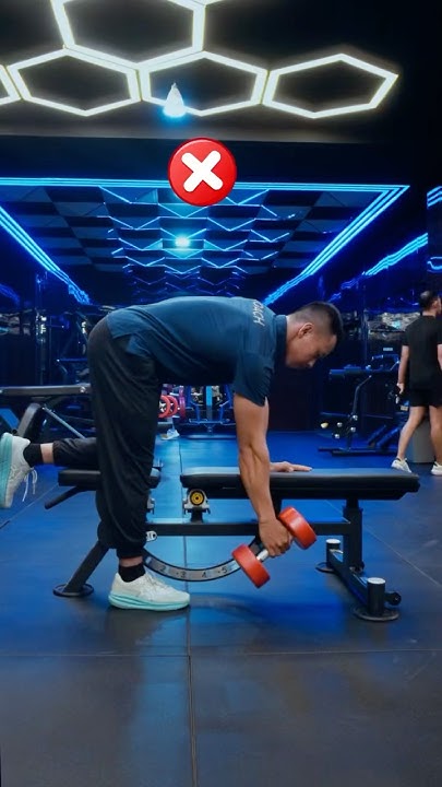 🔥 DO & DON'T: Bent Over Dumbbell Row 🔥Gerakan simpel, tapi kalau salah teknik bisa cedera loh😬 ...