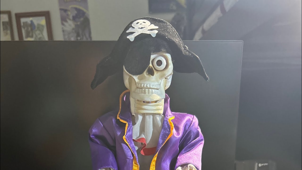 Gemmy Head Beholder pirate skeleton unboxing/demo - YouTube