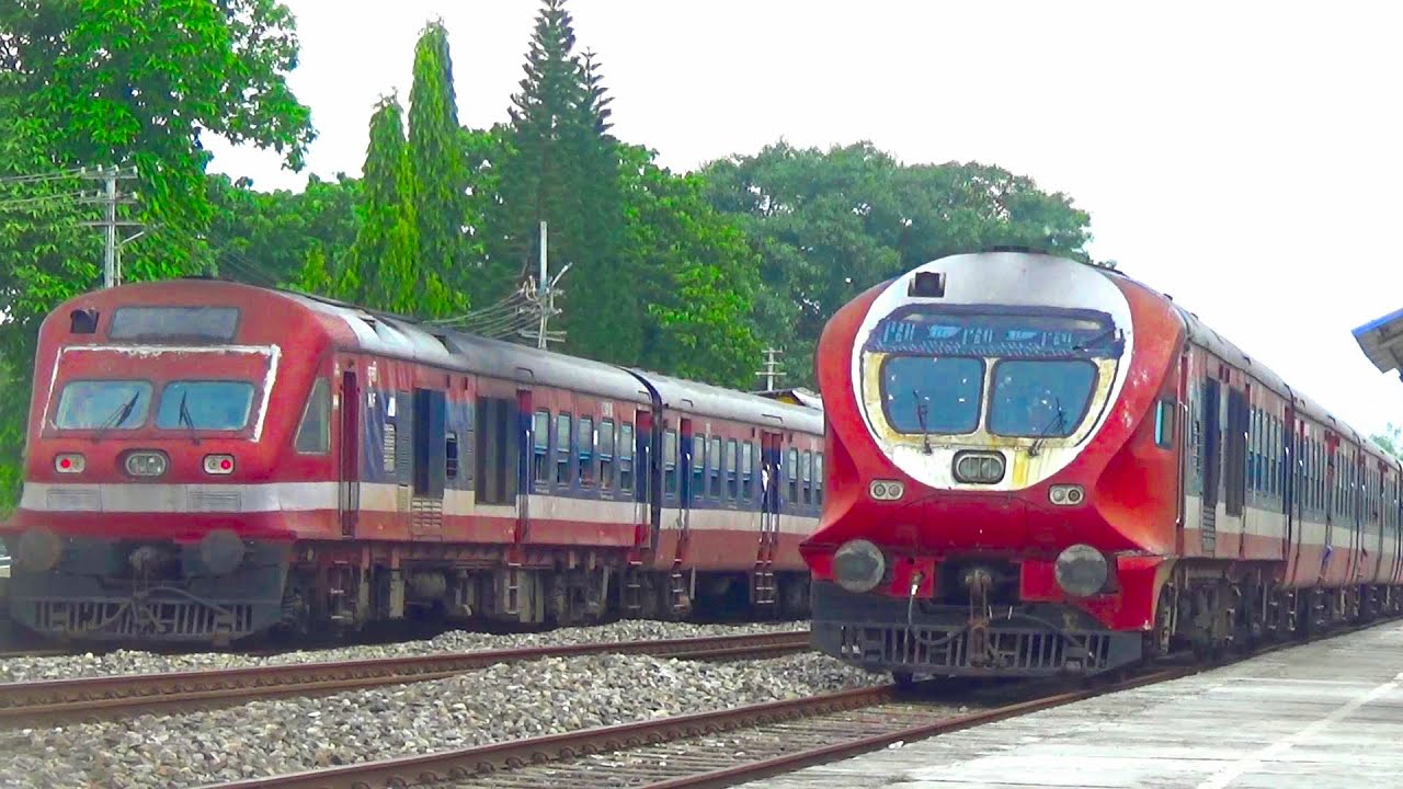 Siliguri Bound DEMU Trains Crossing at Gulma Railway Station - YouTube