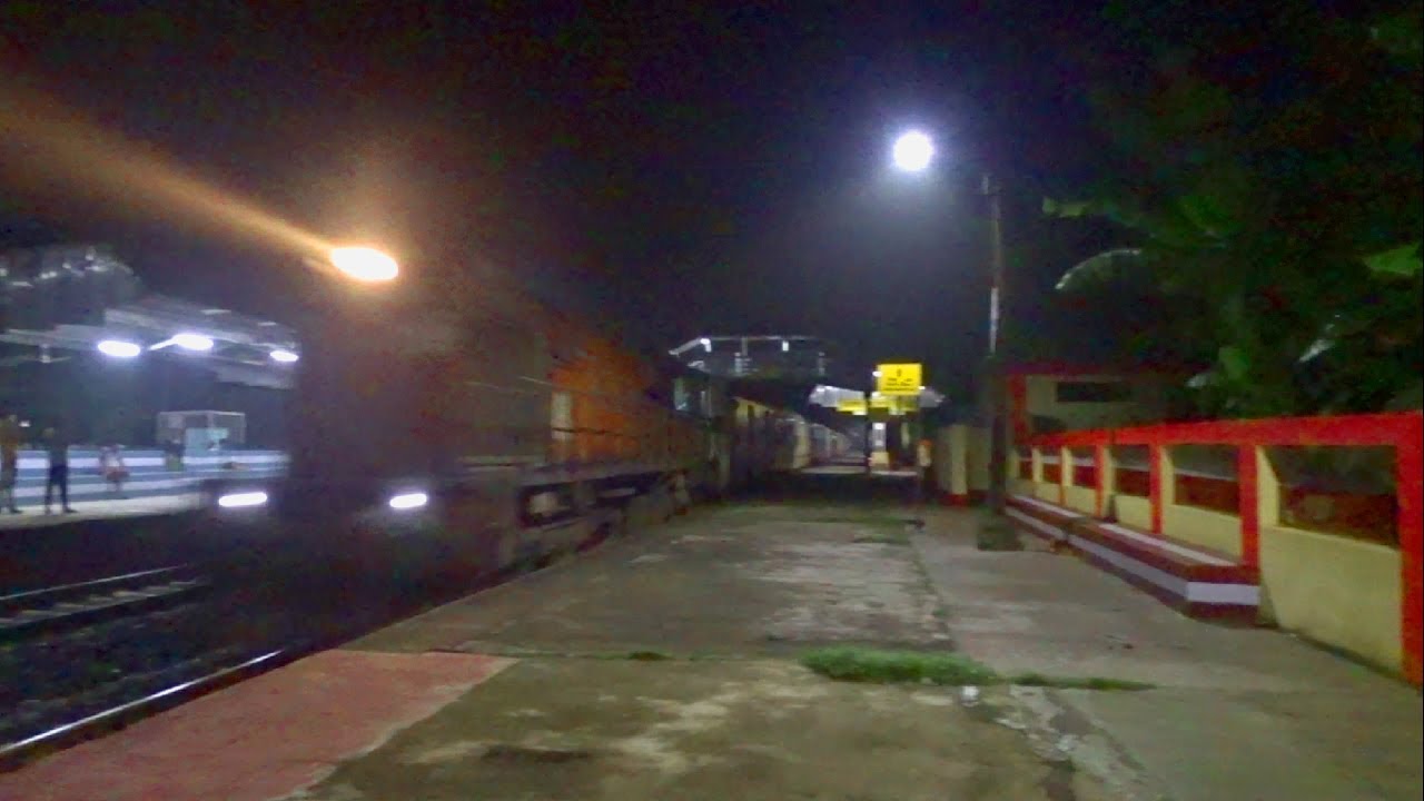 Tkd Wdm3a Alco Locomotive Highley Spiking Out With Horn Attack - YouTube