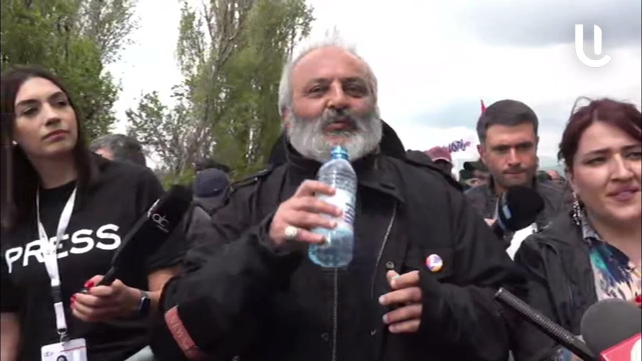 Ես իրենց կառավարության ղեկավարի հետ էլ նկարներ ունեմ․ Բագրատ սրբազան