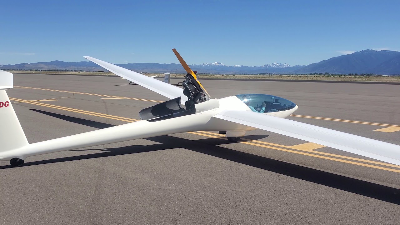 Motor glider engine deployment #shorts - YouTube