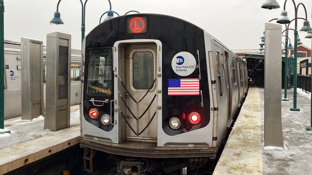 MTA NYCT: (L) Trains at Broadway Junction in the Snow - YouTube