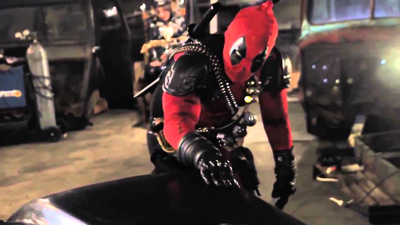 Batman vs Deadpool Action (Бэтман против Дедпула) - YouTube