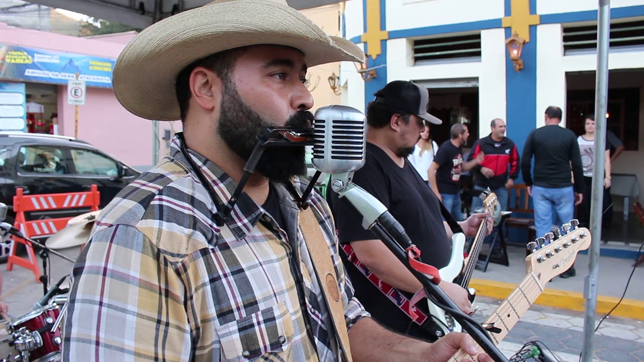 APRESENTAÇÃO DA BANDA CAMACHO TRIO NO BIKE FEST MADALENA RJ. 28.07.2018 ...