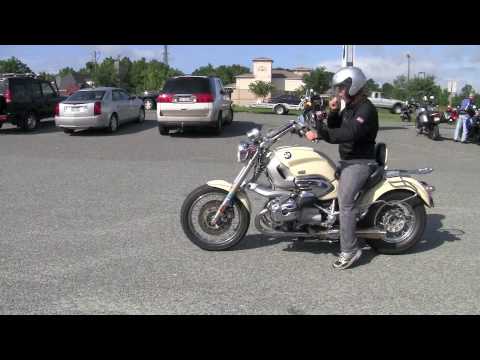 BMW R1200C - YouTube