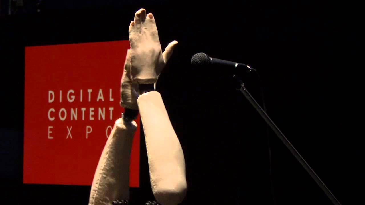 Creepy Robot Clapping Hands - YouTube