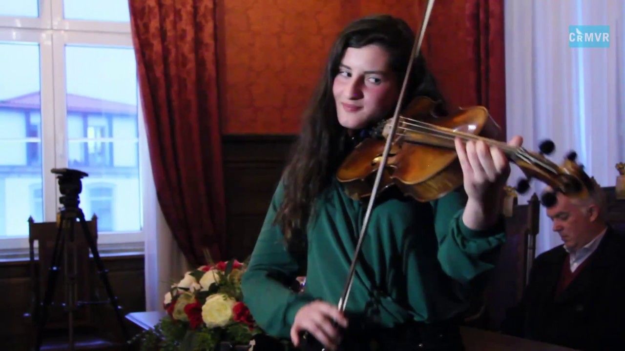 Lia Melo - Concerto para Viola de Cecil Forsyth - YouTube