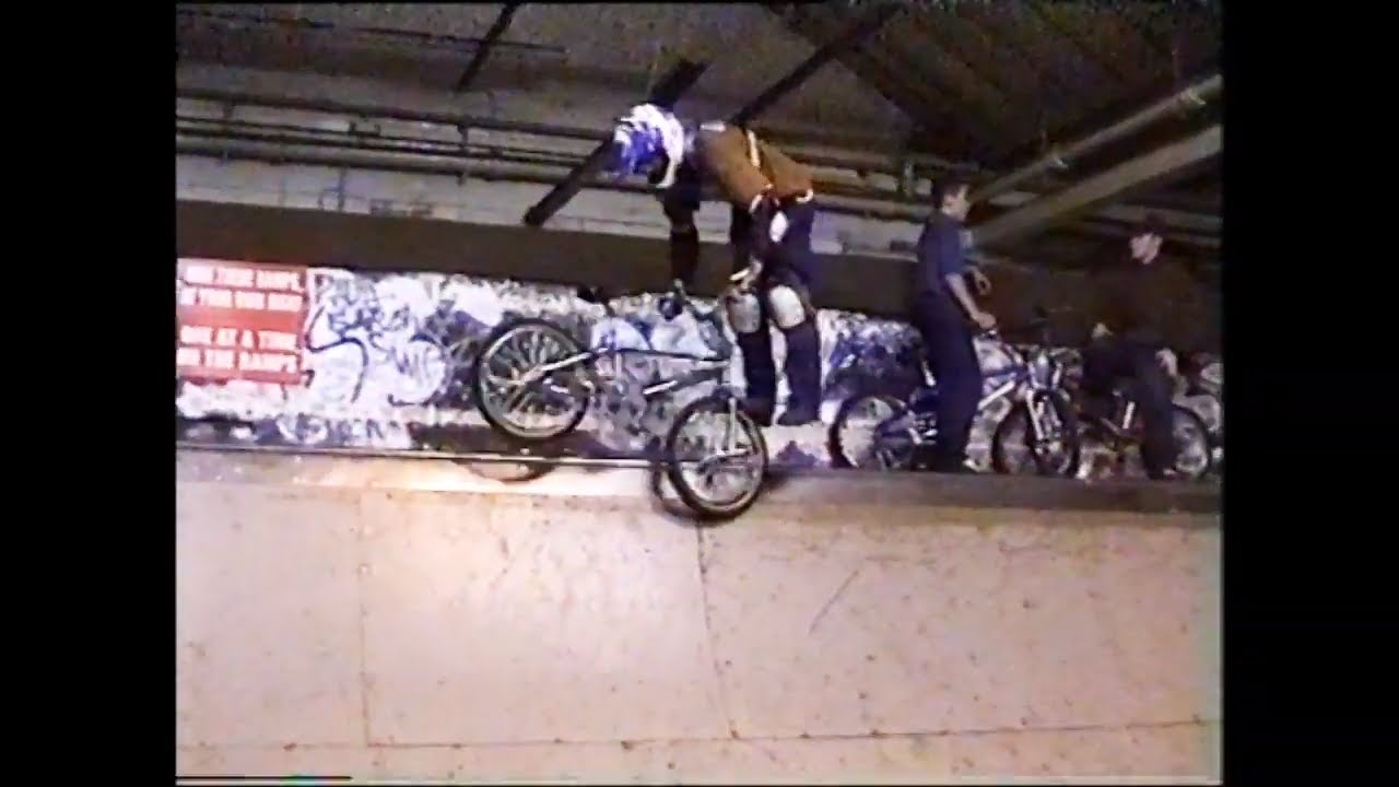 Jamie Bestwick, BMX at Wakefield Rehab Skatepark, 1997 - YouTube