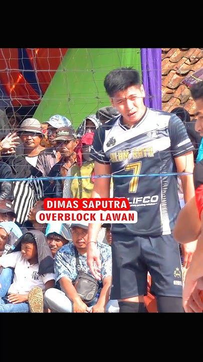 Okky Damar di overblock spike Dimas Saputra #videovoli #volleyballtarkam - YouTube