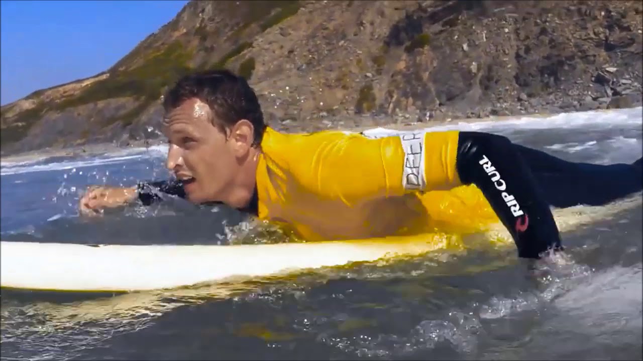 NOMAD SURFER: ONE DAY AT ALGARVE SURFCAMP - YouTube