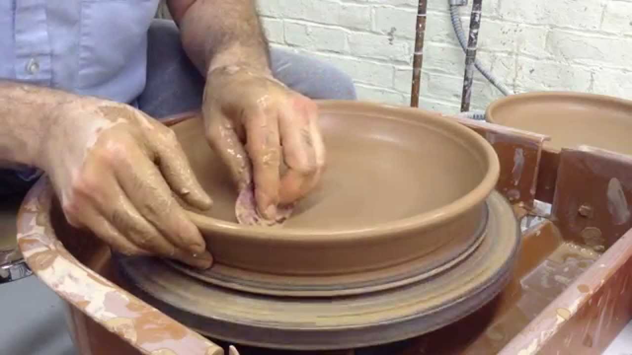 Platter demonstration with 4.5 pounds of clay - YouTube
